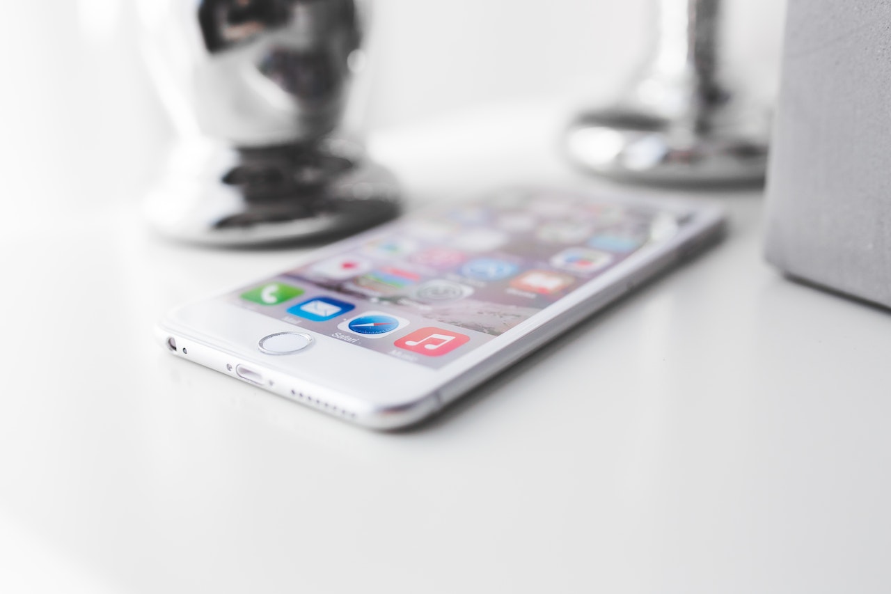 6 ways to Add Flashlight to iPhone Home Screen - LifeBizarre